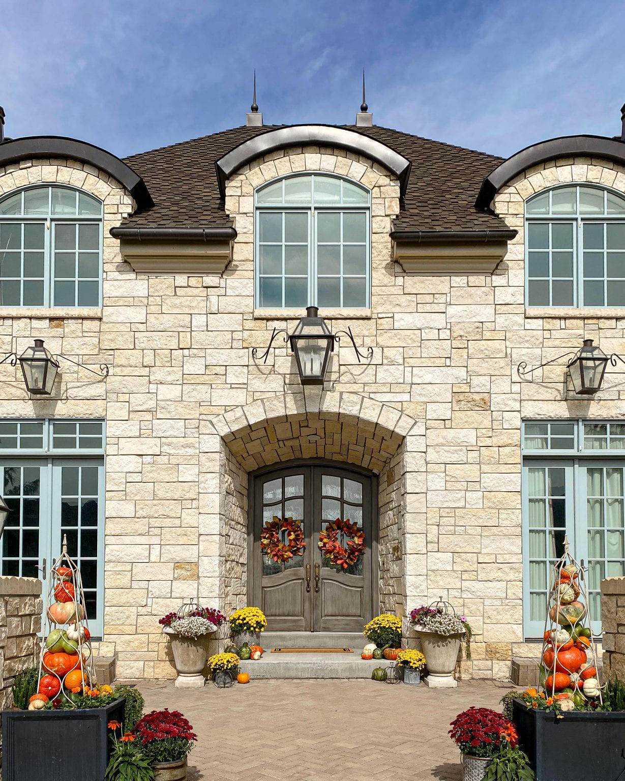 Fall Porch DIY Decor | DIY Pumpkin Obelisk Towers For Fall Porch Decor